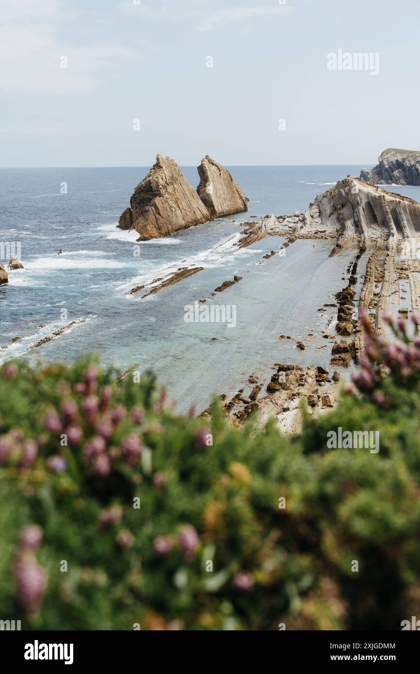 Stunning Coastal Rock Formations Along the Spanish Mediterranean ...