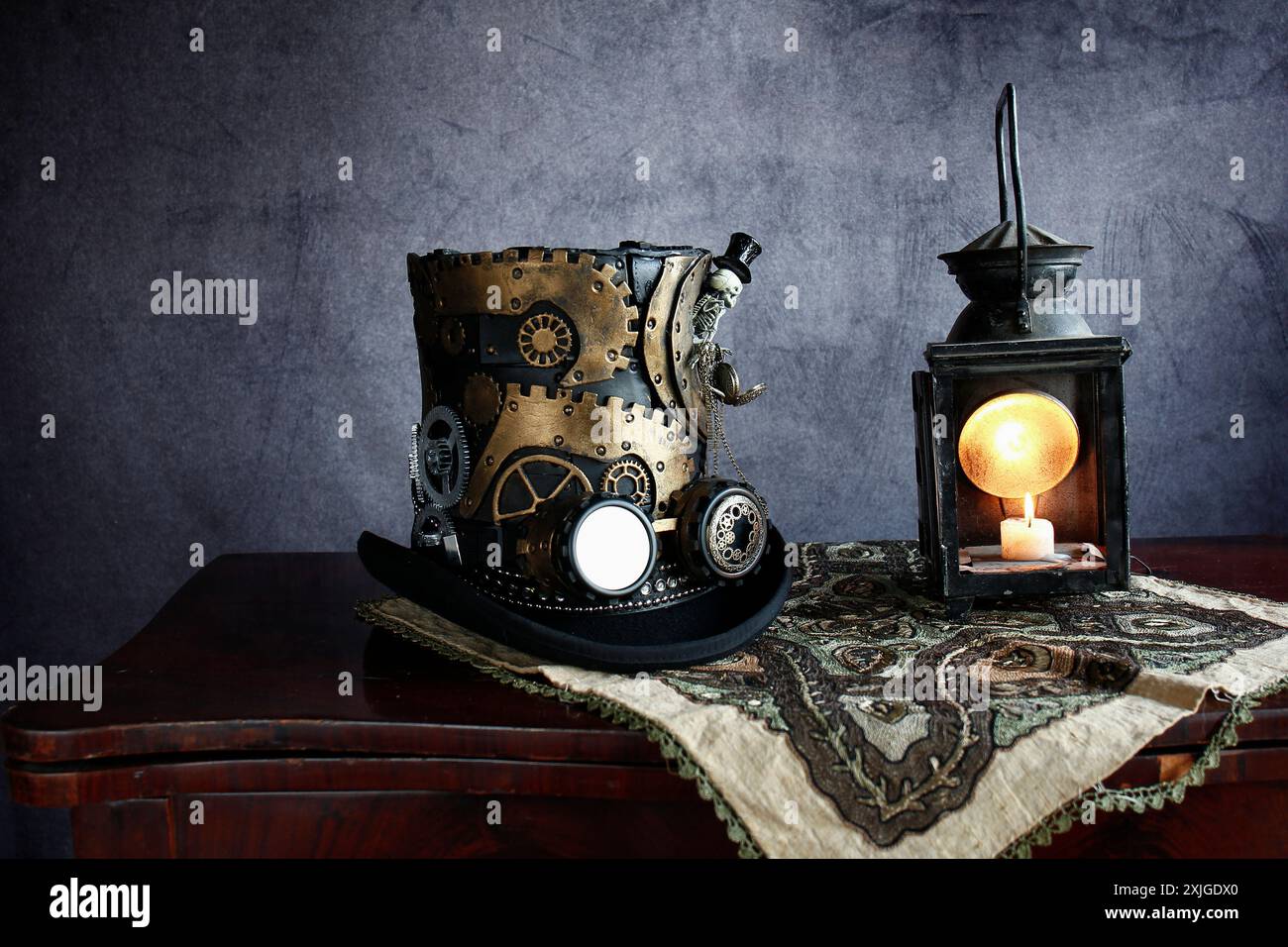 Steampunk monocle hi-res stock photography and images - Alamy
