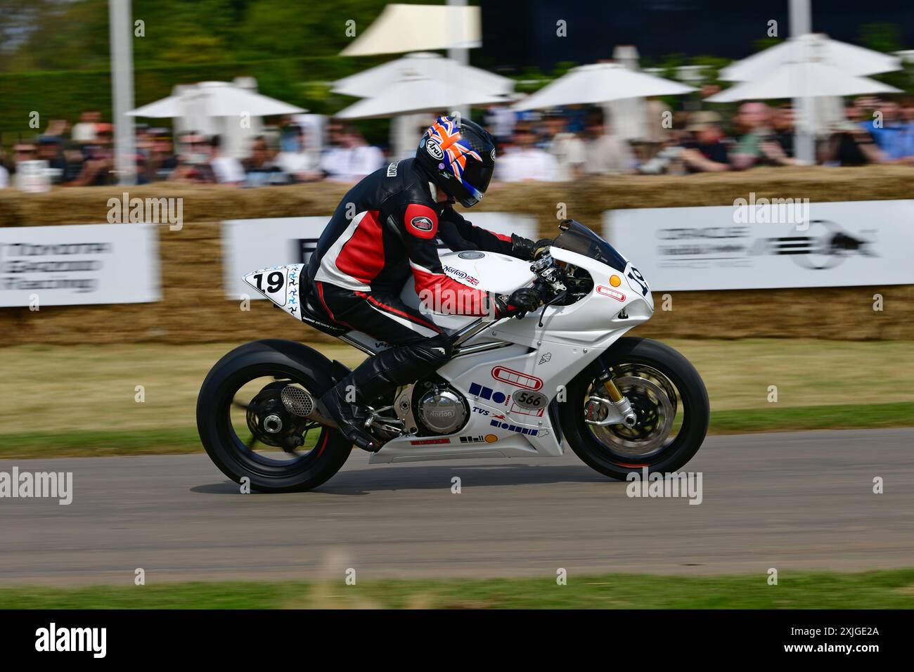Alan Cathcart, Norton NRS 588, White Charger, First Glance Road Bikes ...