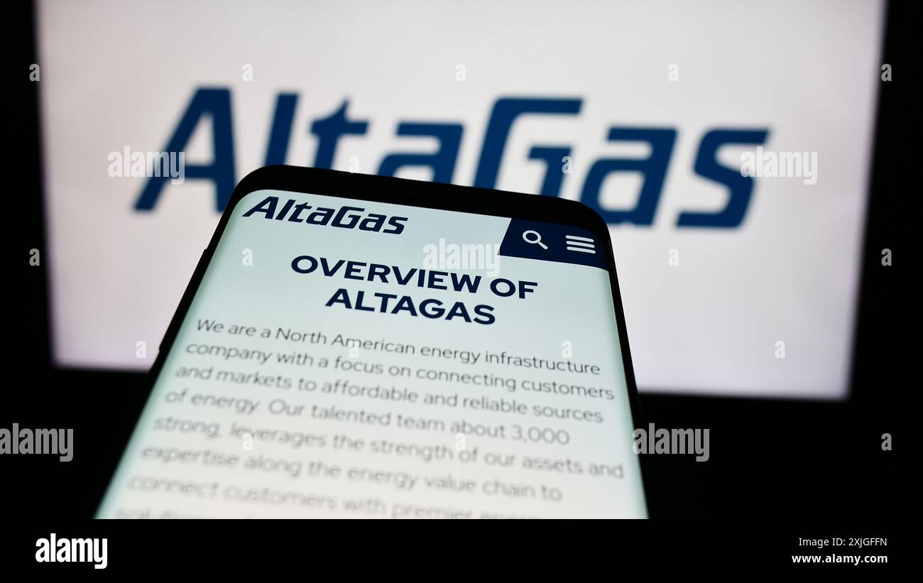 Mobile phone with website of Canadian energy infrastructure company ...