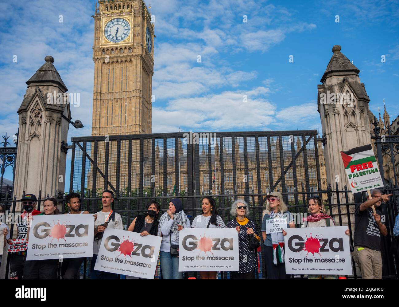 London, United Kingdom. 18 Jul 2024. Zionists and pro-Israel supporters ...