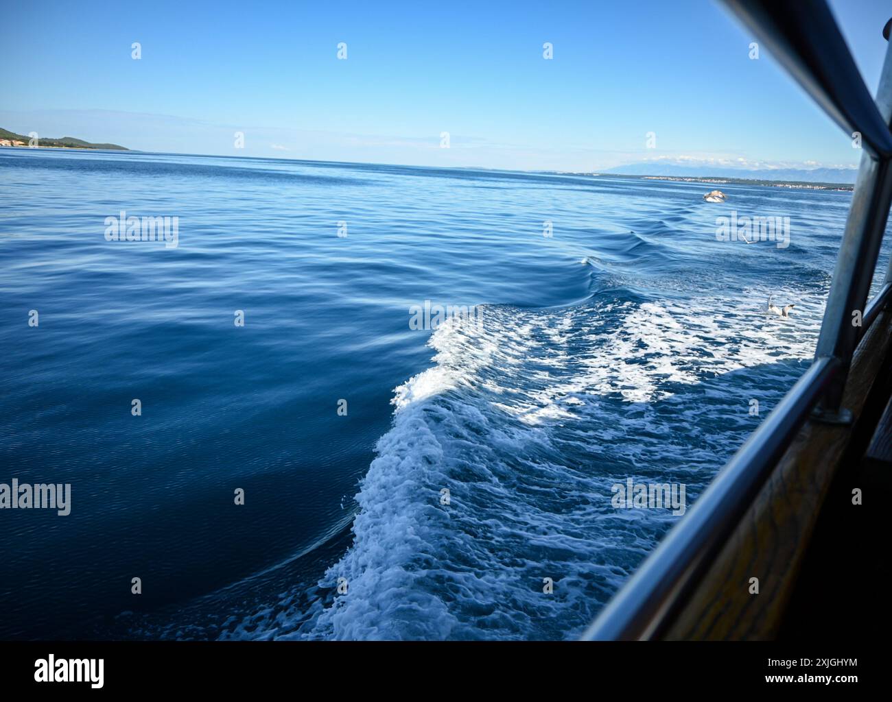 Boat on surface turquoise water hi-res stock photography and images - Alamy