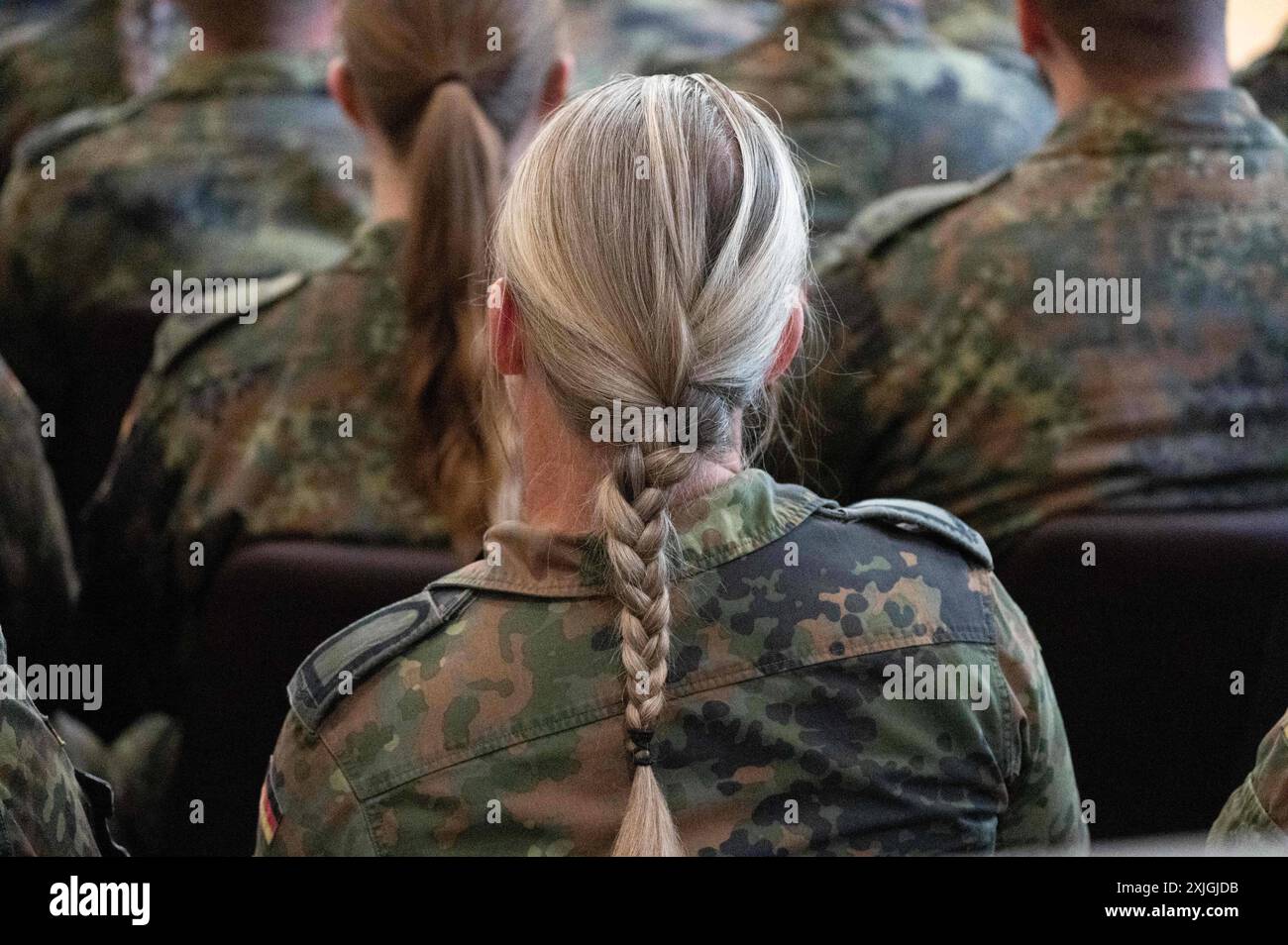 Militaerjet hi-res stock photography and images - Alamy