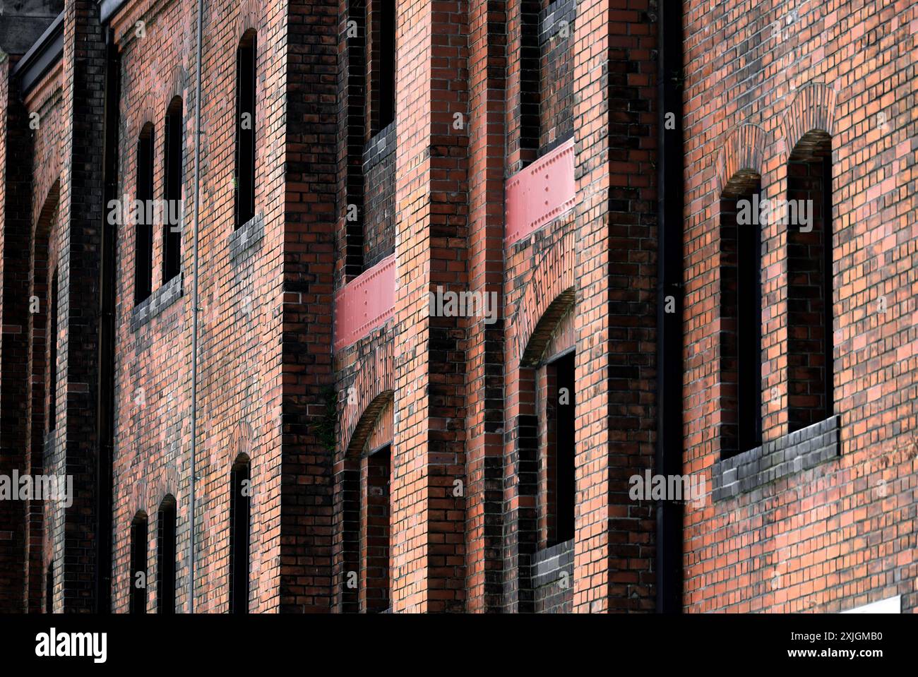 Old red brick warehouse hi-res stock photography and images - Alamy
