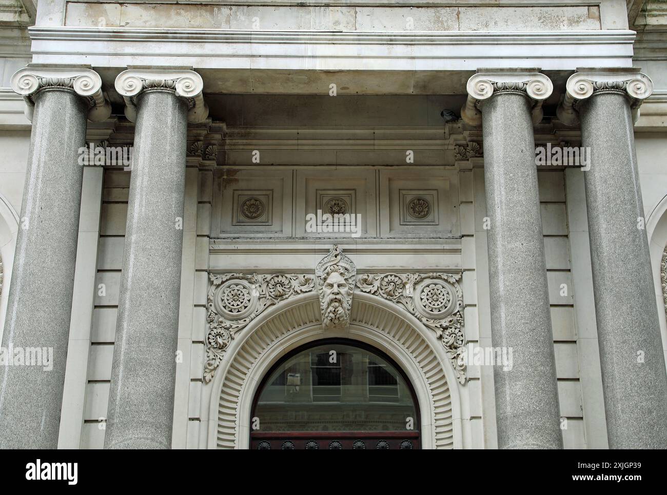 Birmingham Apple Store in a former bank building at 128 New Street ...