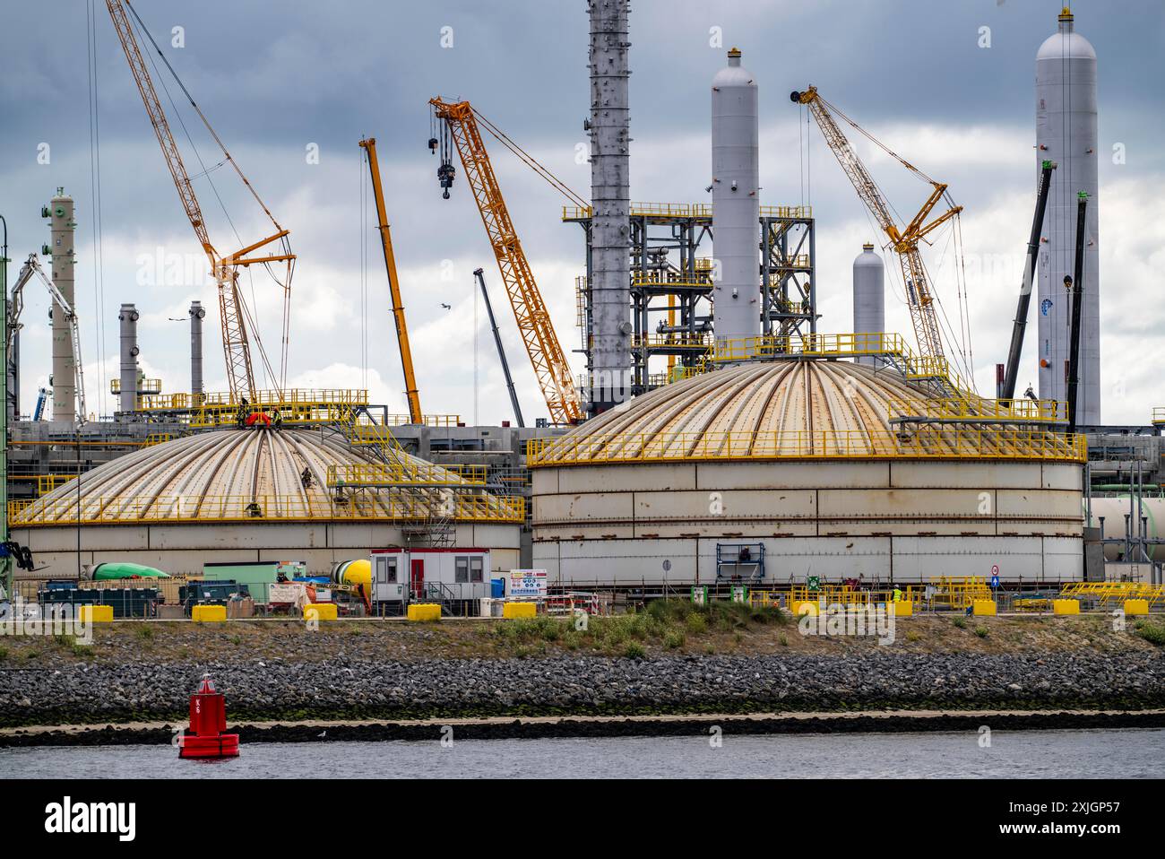 New building, construction site, of a bio-refinery of the Finnish oil ...