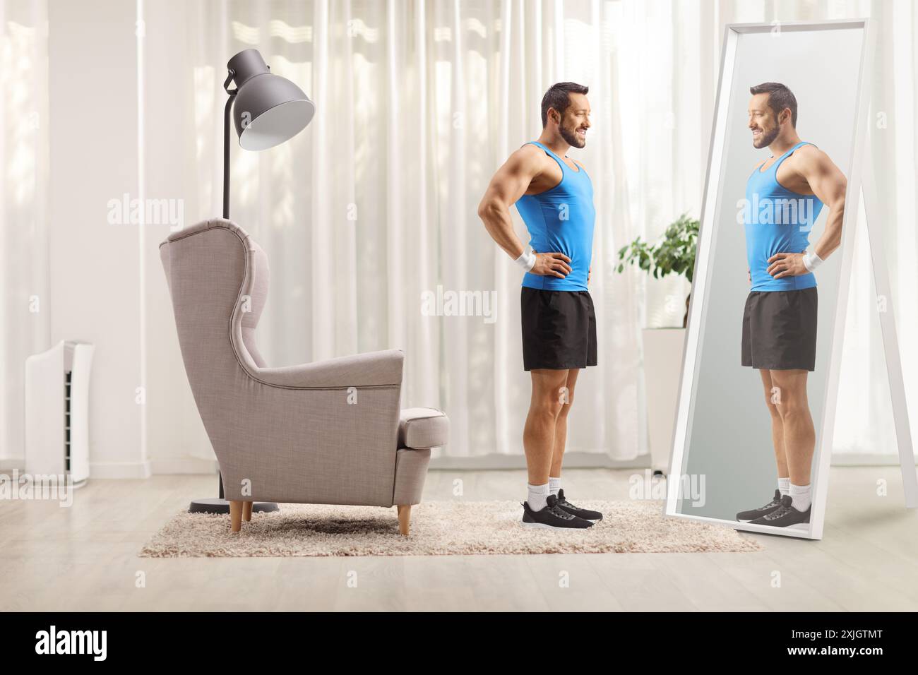 Man muscle mirror hi-res stock photography and images - Alamy
