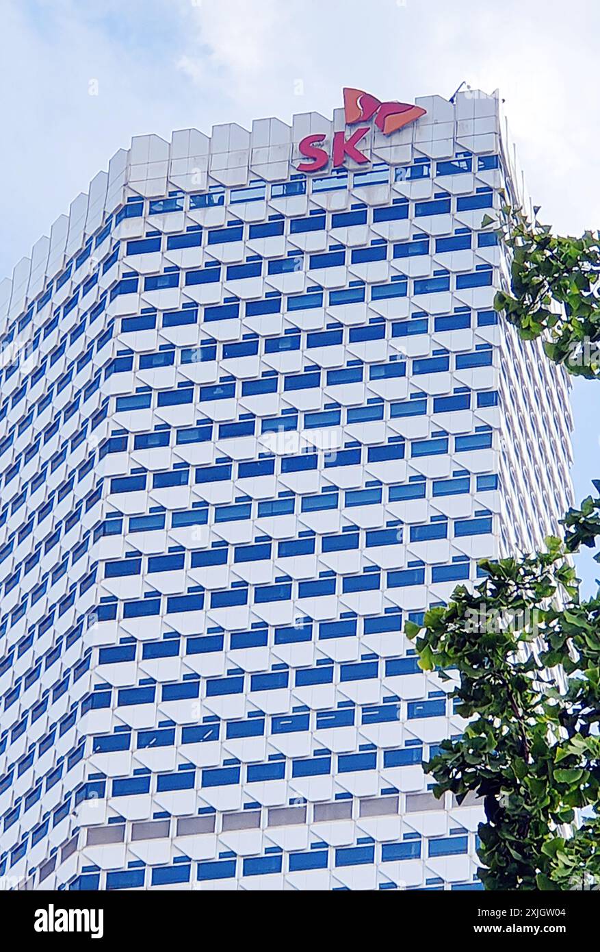 SHANGHAI, CHINA - JULY 3, 2024 - The 280-meter-high SHANGHAI SK TOWER in Pudong, Shanghai, China ...