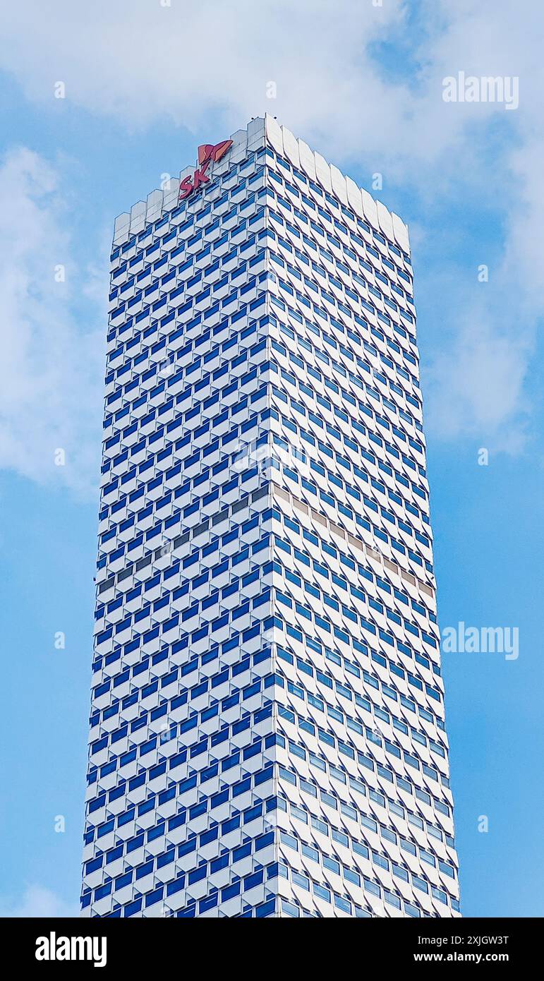 SHANGHAI, CHINA - JULY 3, 2024 - The 280-meter-high SHANGHAI SK TOWER in Pudong, Shanghai, China ...