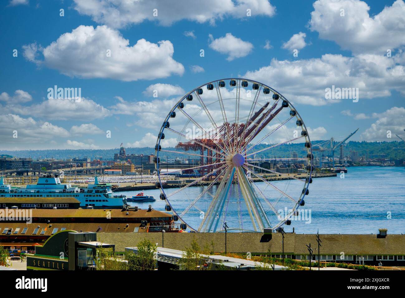 The Great Wheel on the Seattle Waterfront Stock Photo - Alamy