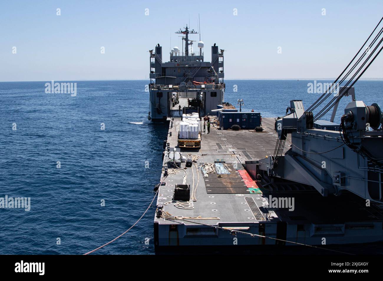 U.S. Army Soldiers assigned to the 7th Transportation Brigade ...