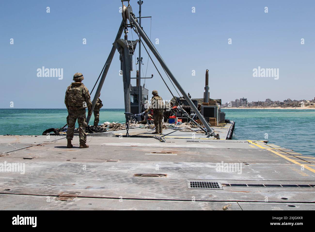 U.S. Army Soldiers, assigned to the 7th Transportation Brigade ...