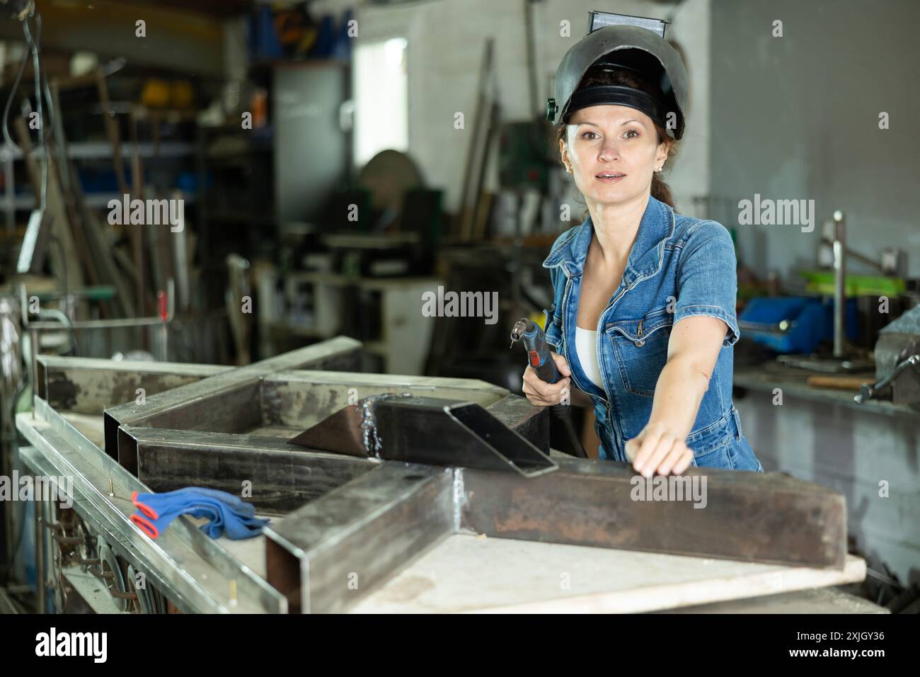 Female welder working in hi-res stock photography and images - Alamy