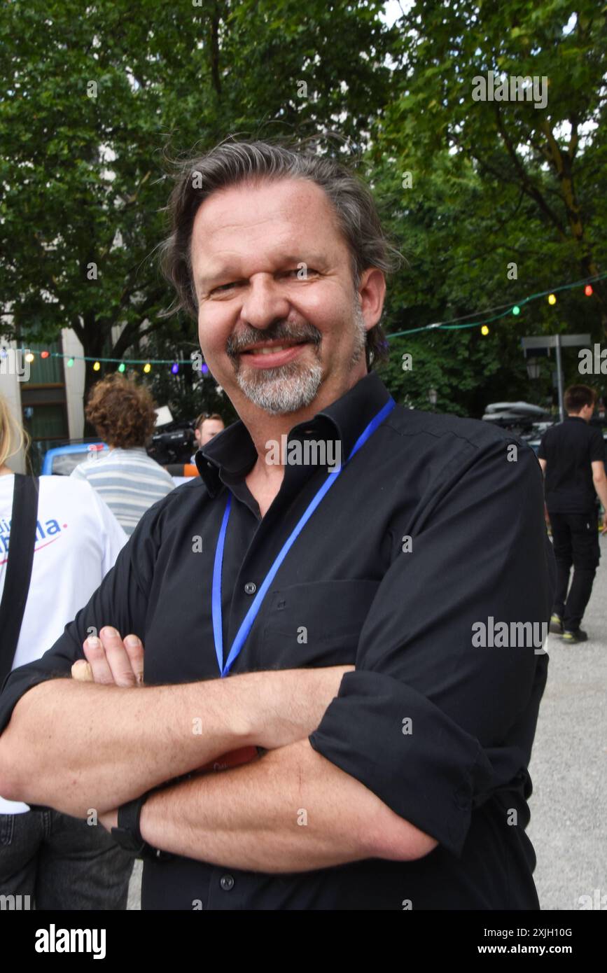 Chris Lehner Parkcafe Wirt Muenchen 18.07.2024 Karl-Stuetzel-Platz DIE ...