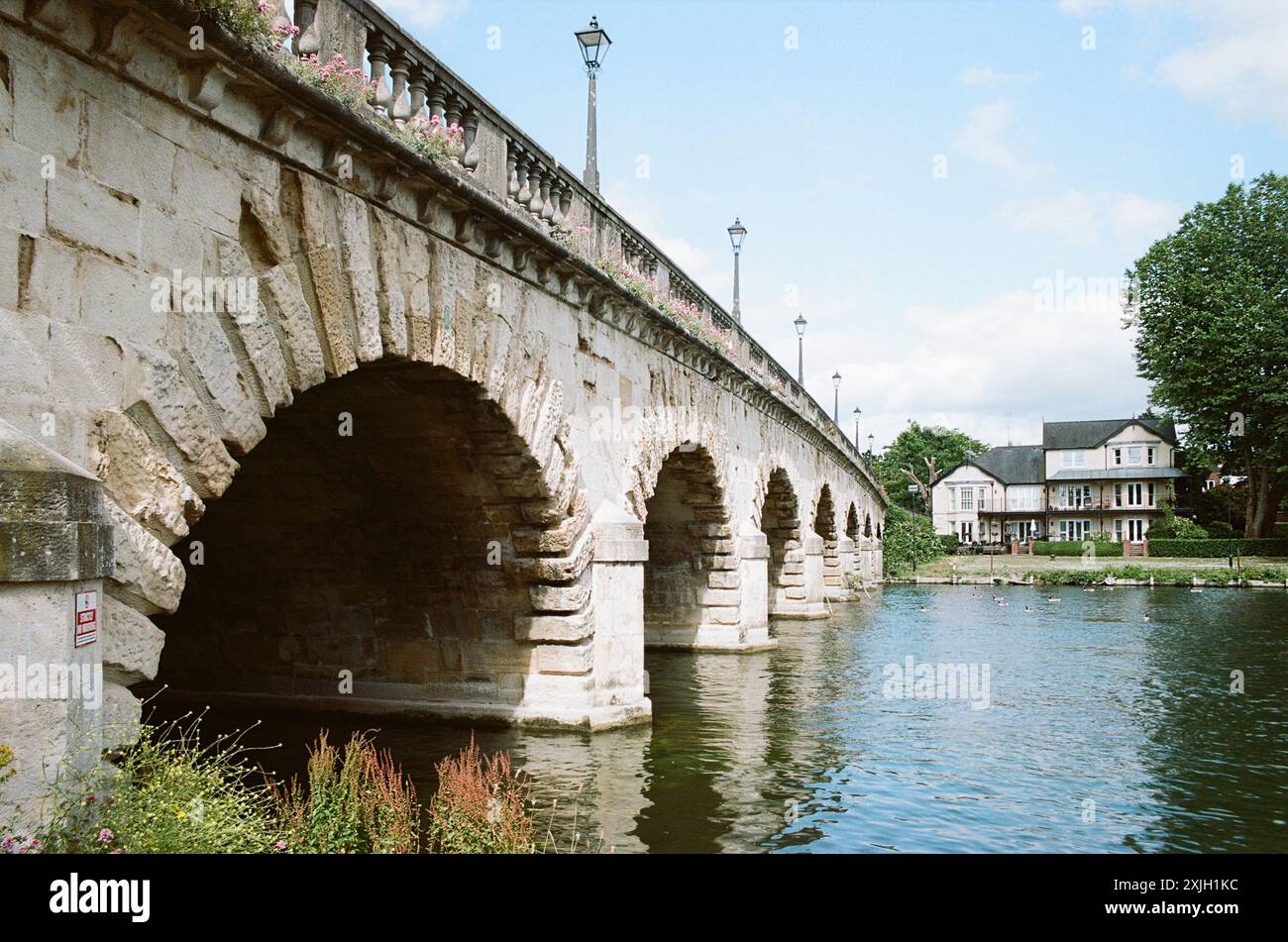 The 18th century Maidenhead Bridge over the River Thames at Maidenhead ...