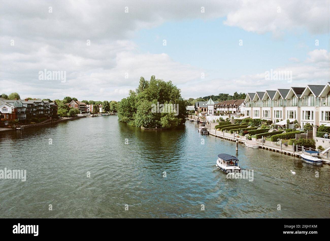 Thames valley landscape maidenhead hi-res stock photography and images ...