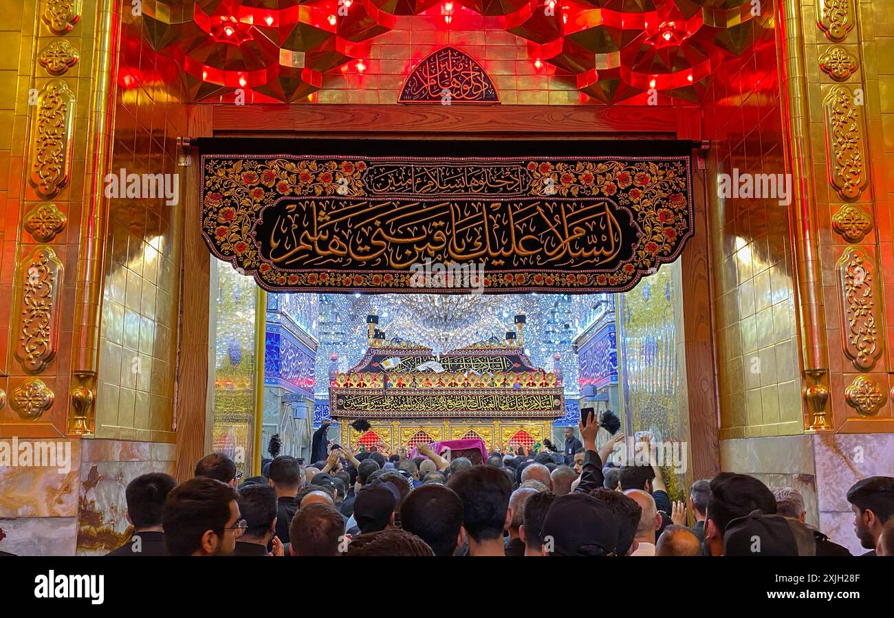 Shiite worshippers visit the holy shrine of Imam Abbas during Muharram ...