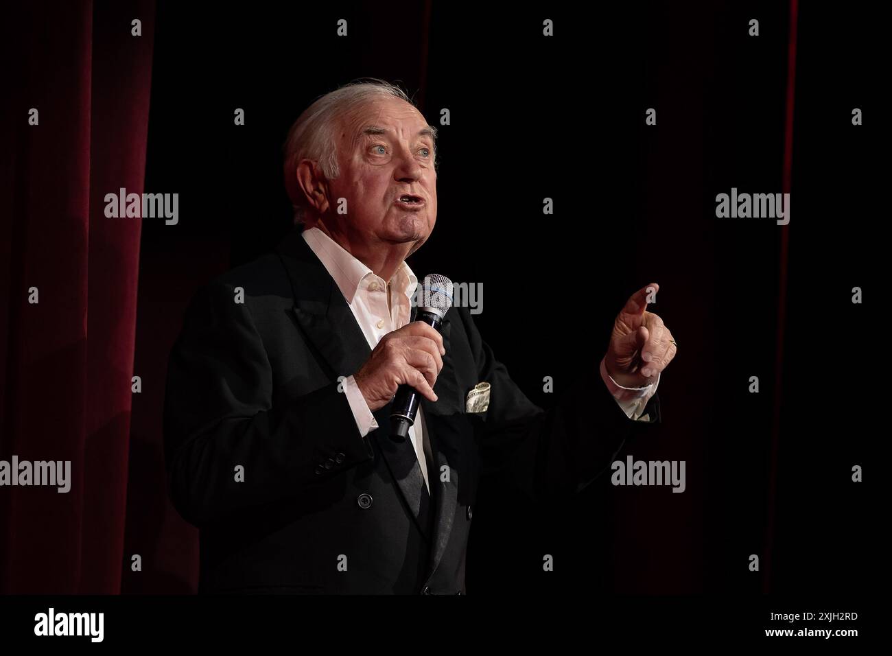 LONDON, ENGLAND: Jimmy Tarbuck performs at the London Palladium opening ...