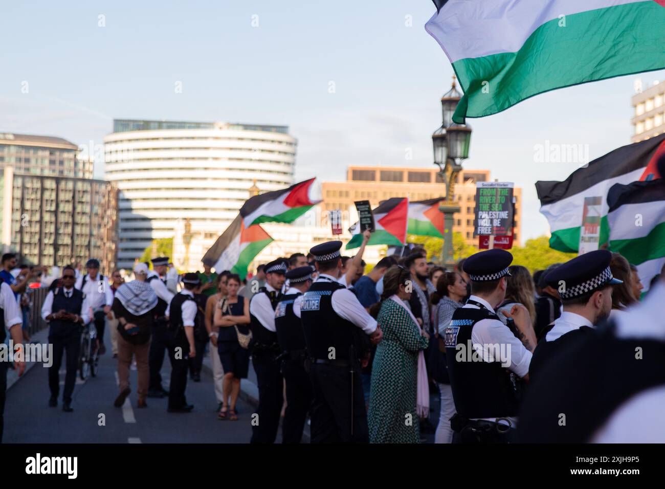 Palestine Solidarity Campaign protest where protesters linked hands ...