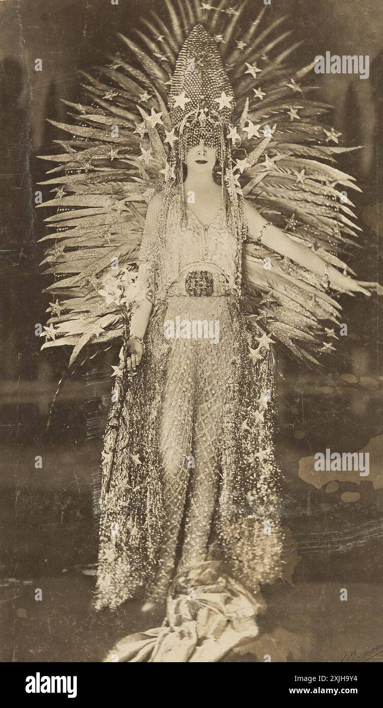 Luisa Casati as fashion icon, costume by Leon Bakst, 'Queen of the ...
