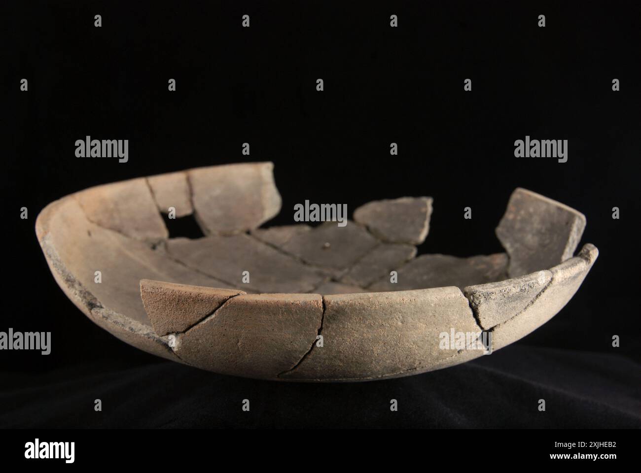 Prehistoric burial artefact hi-res stock photography and images - Alamy