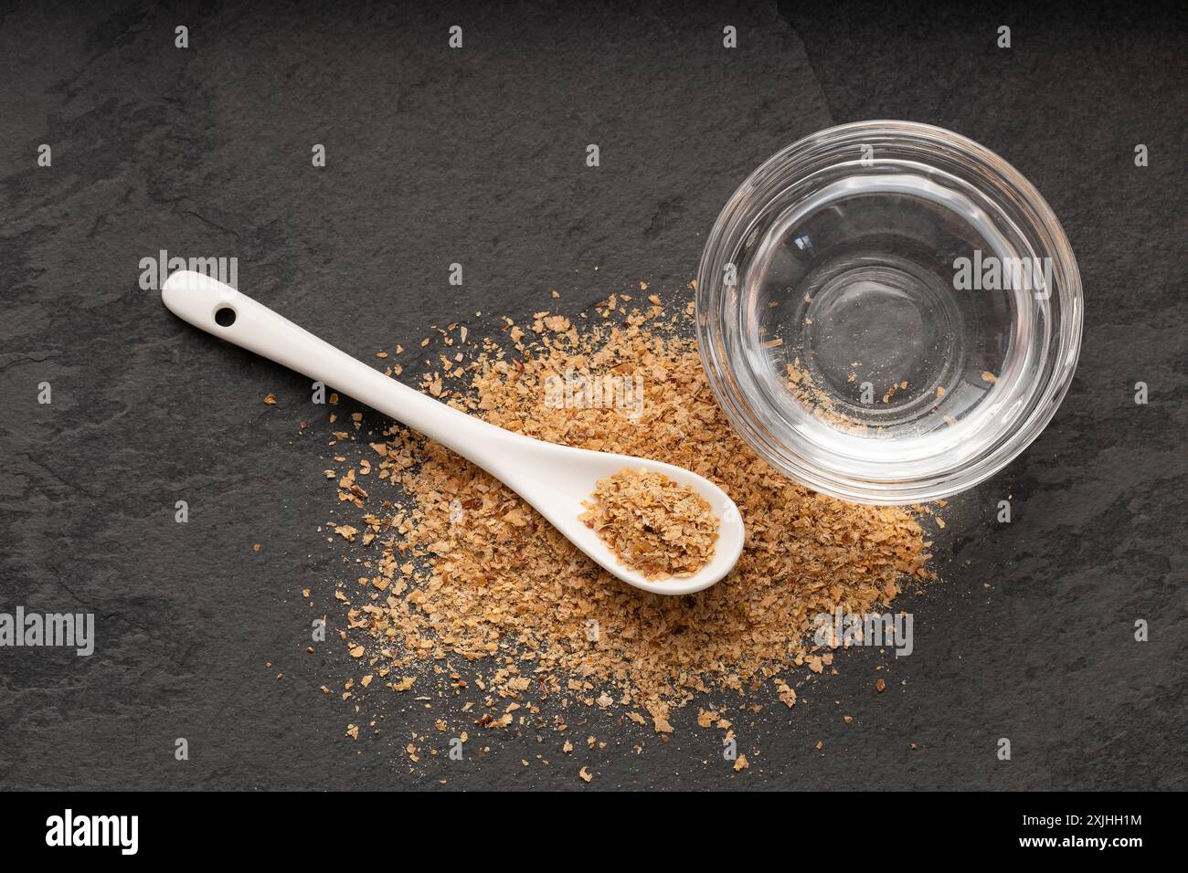Powdered food based on soy fiber with psyllium fiber to cleanse the ...