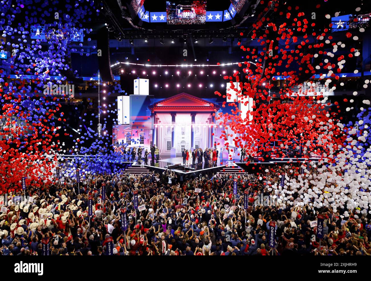 Milwaukee, United States. 19th July, 2024. The traditional balloon drop ...