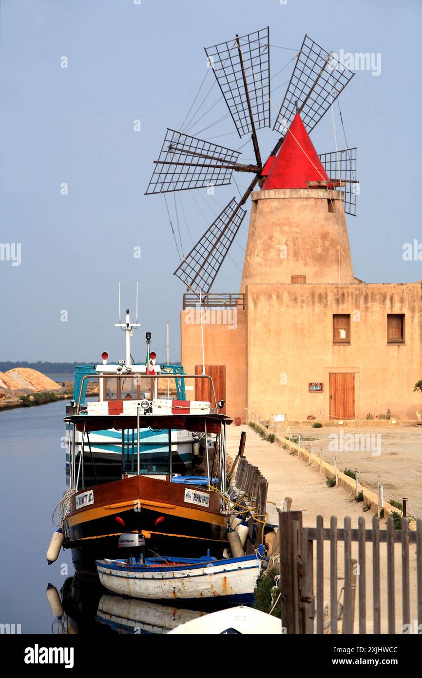 ITALY. SICILY. TRAPANI. SALT MARSH Stock Photo - Alamy