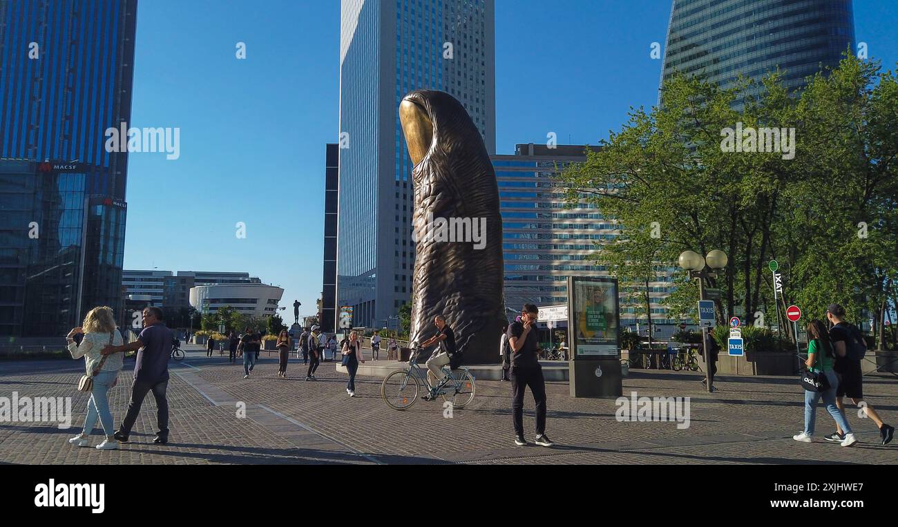 FRANCE. HAUTS-DE-SEINE (92) PUTEAUX. LA DEFENSE BUSINESS DISTRICT. THE ...