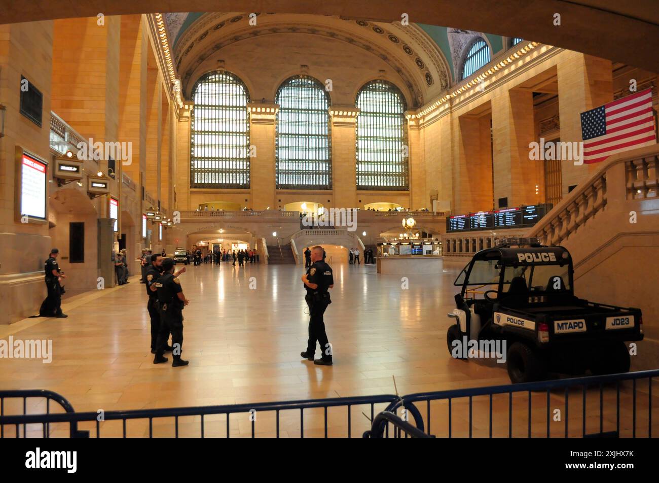 Members of the Metropolitan Transportation Authority Police Department ...
