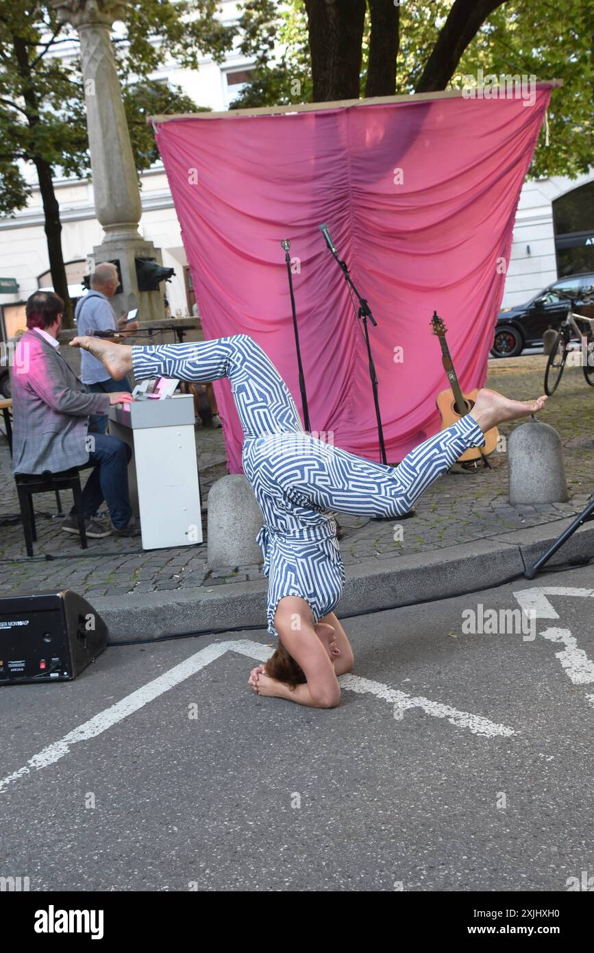 Andre Hartmann Kabarettist Saenger Musiker Dorothee Velten Saengerin ...