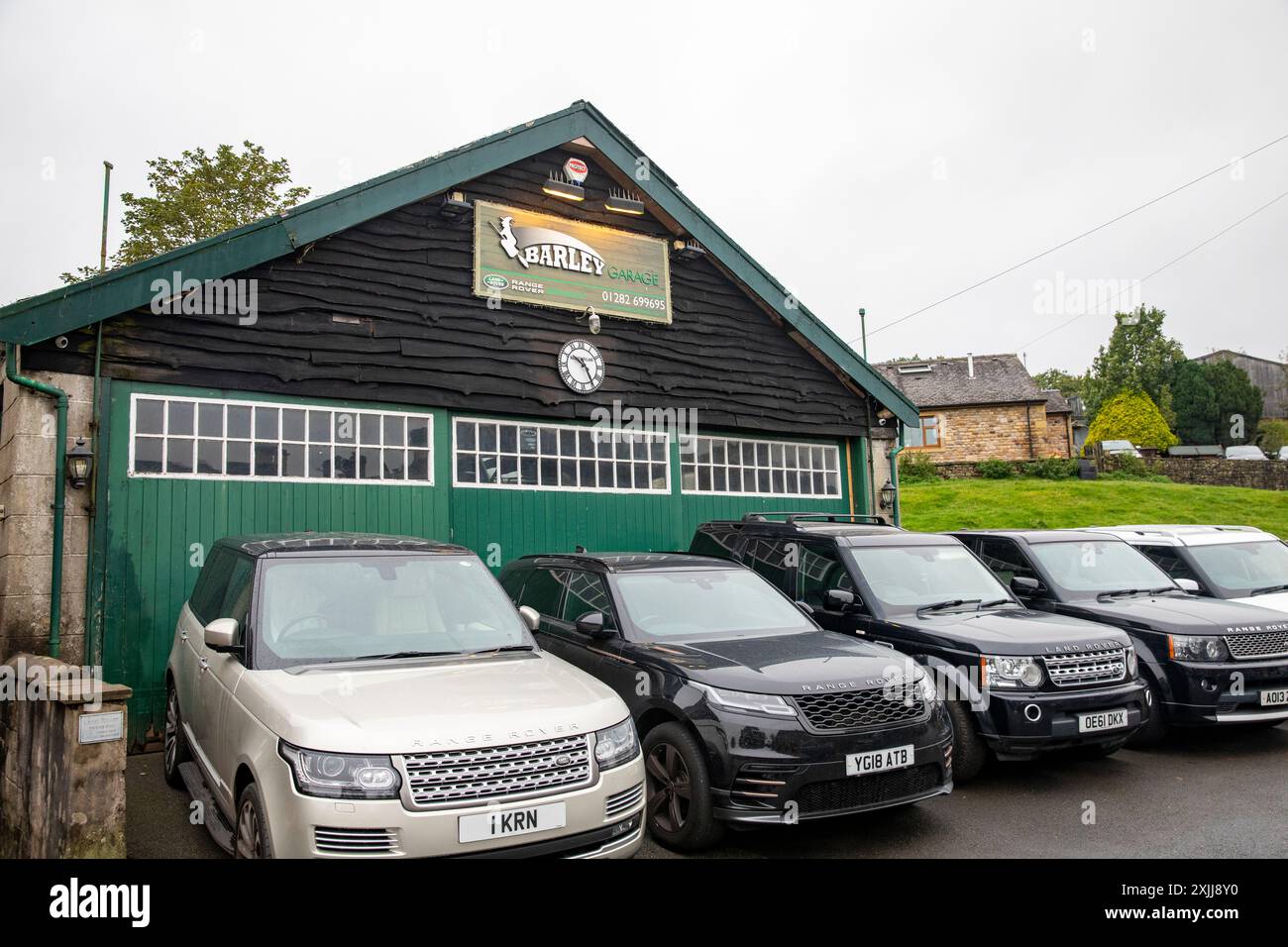 Barley garage motor mechanic car servicing specialising in Land Rover ...