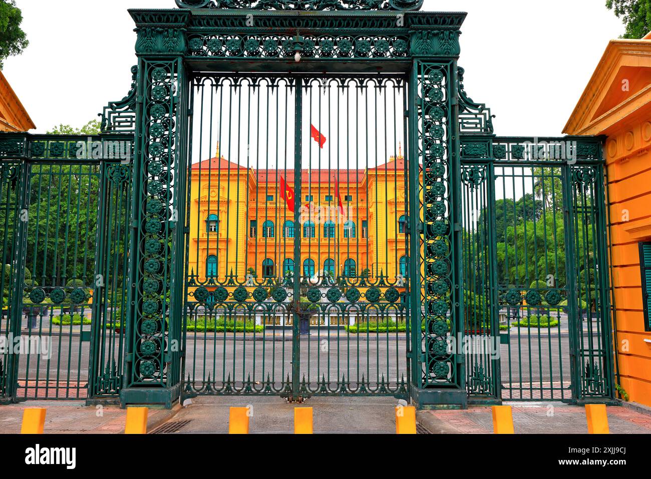 Presidential Palace (Phu Chu tich), a French Colonial palace for ...