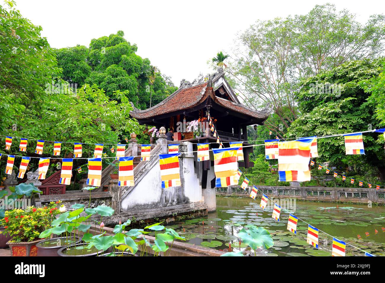 Dinh yen tu hi-res stock photography and images - Alamy