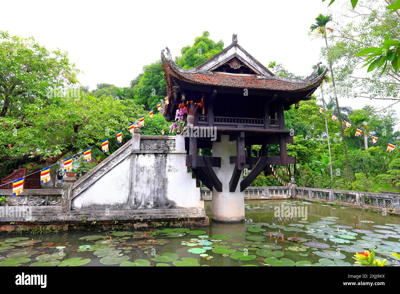 One Pillar Pagoda (Chua Mot Cot), a iconic Buddhist temple at Doi Can ...