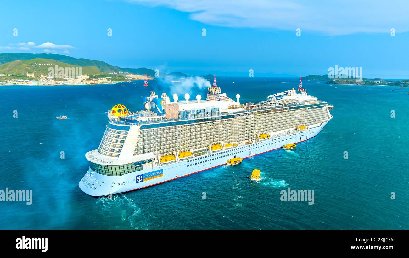 Spectrum of the seas hi-res stock photography and images - Alamy