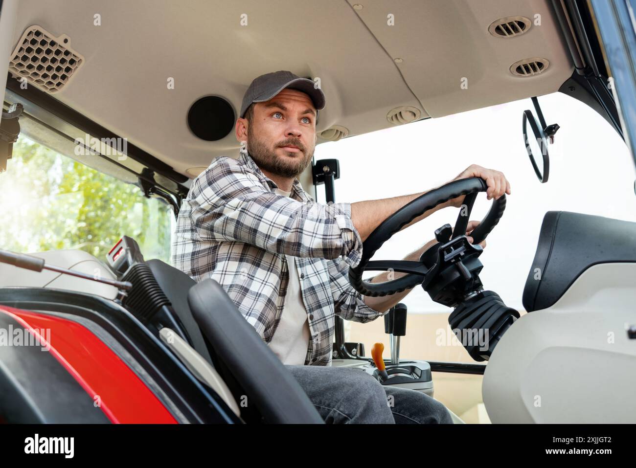 Operating construction machine hi-res stock photography and images - Alamy