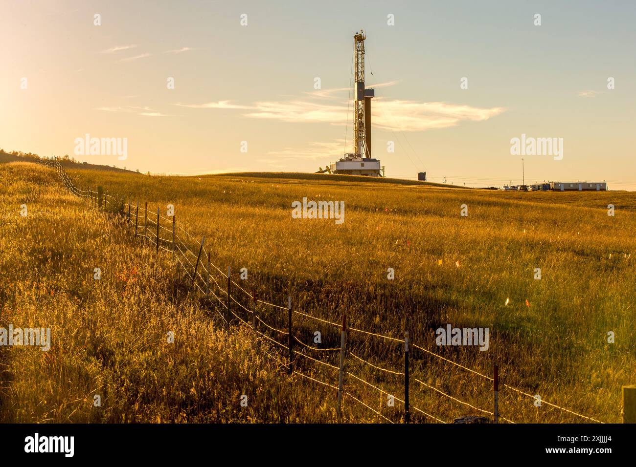 North dakota oil rig hi-res stock photography and images - Alamy