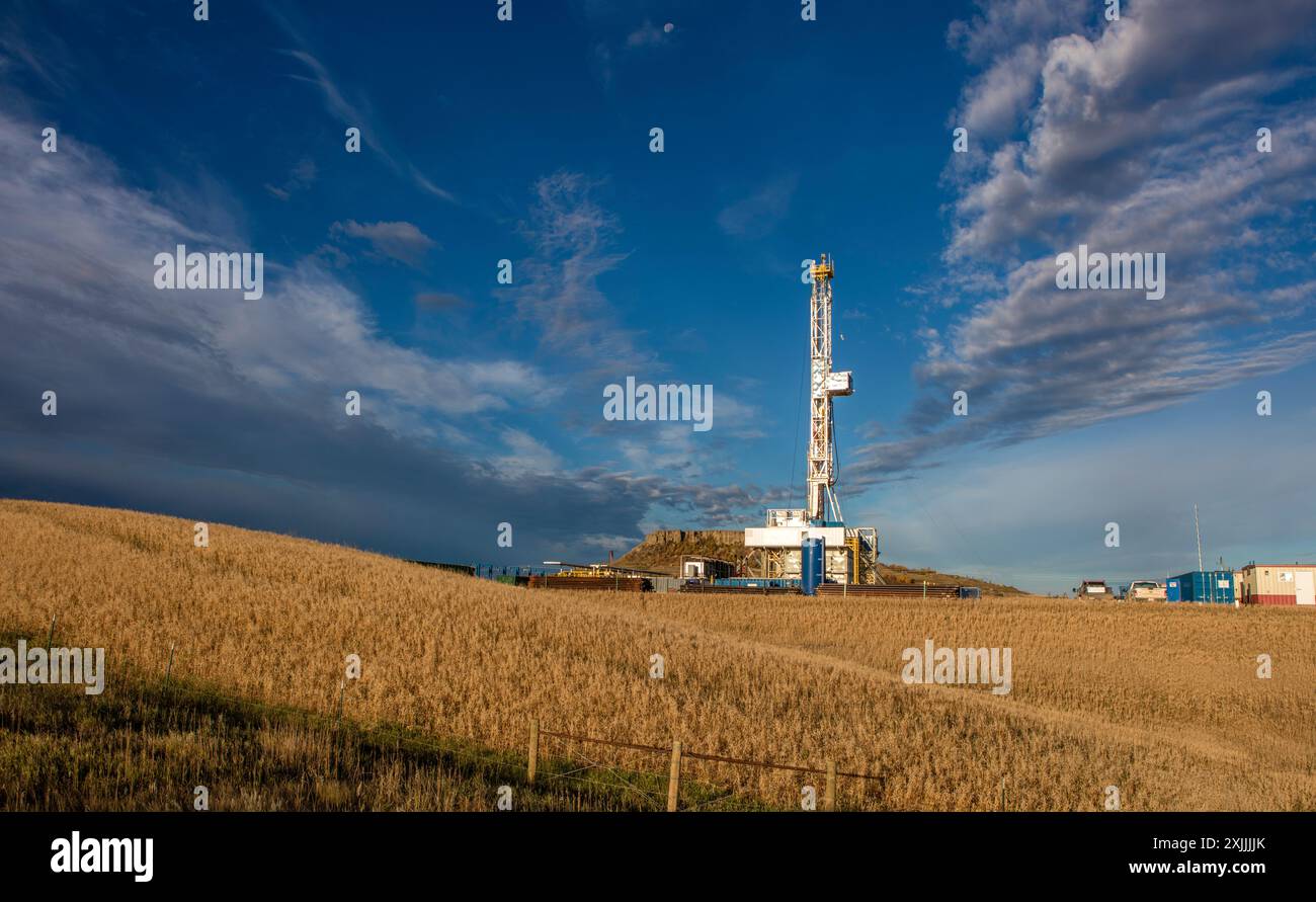 Drilling for oil in North Dakota Stock Photo - Alamy