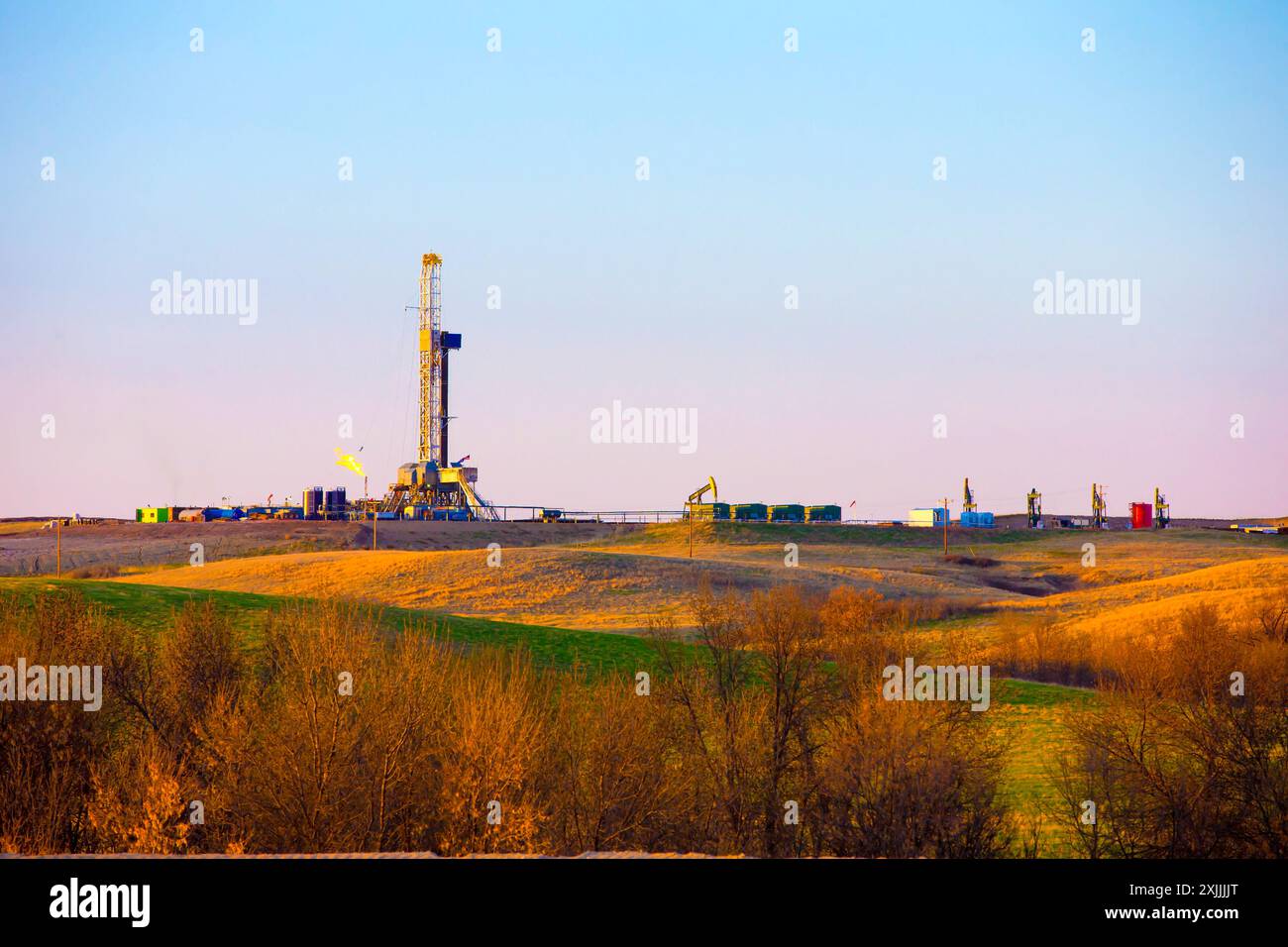 Drilling for oil in North Dakota Stock Photo - Alamy