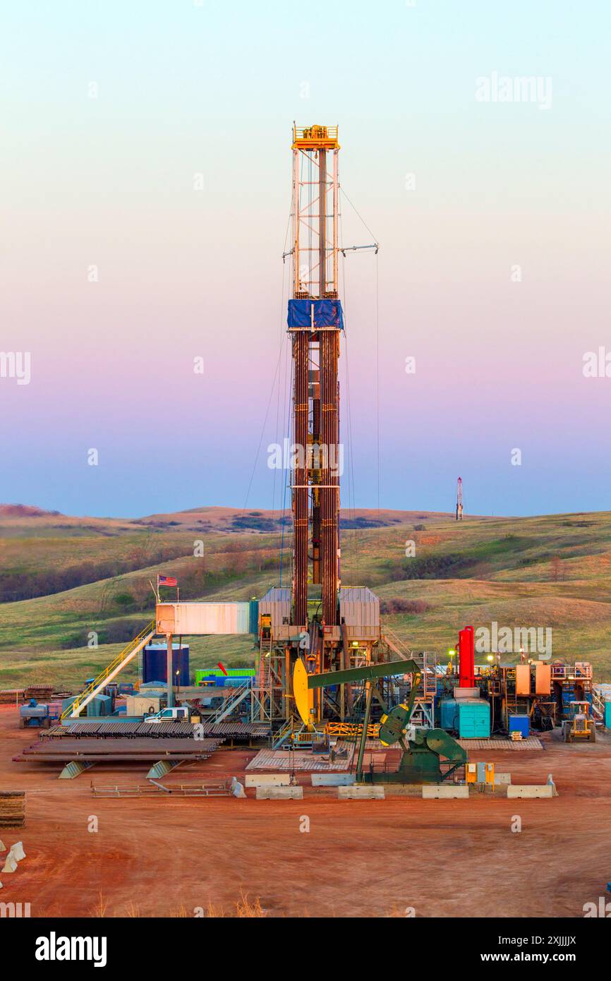 Drilling rig platform onshore landscape hi-res stock photography and ...