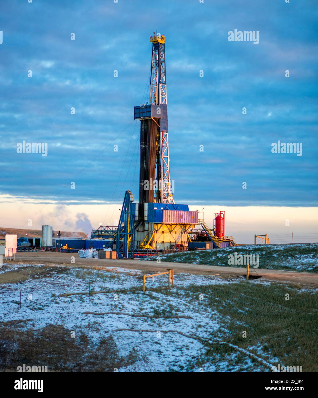 Onshore drilling rig hi-res stock photography and images - Alamy