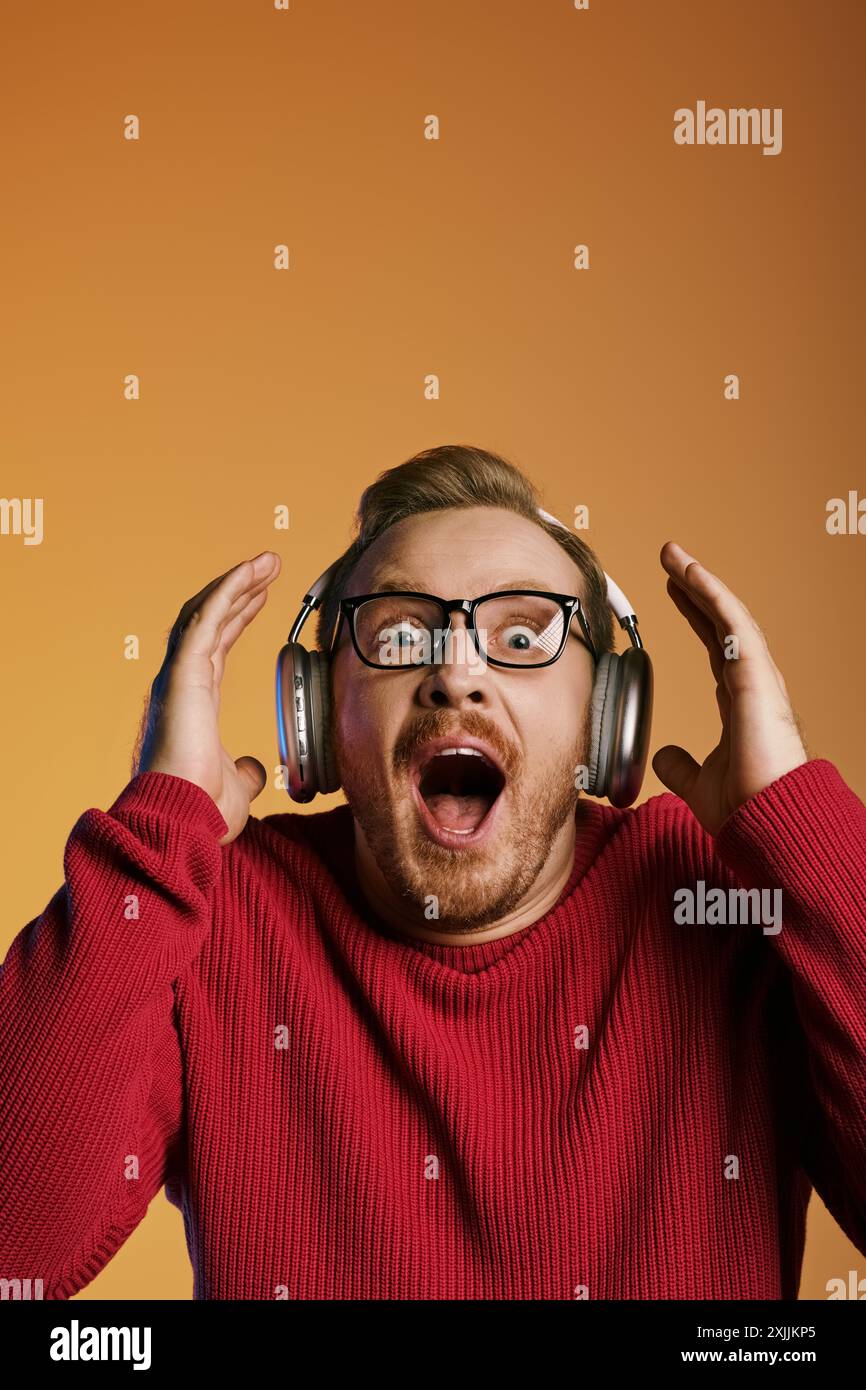 Surprised posture hi-res stock photography and images - Alamy