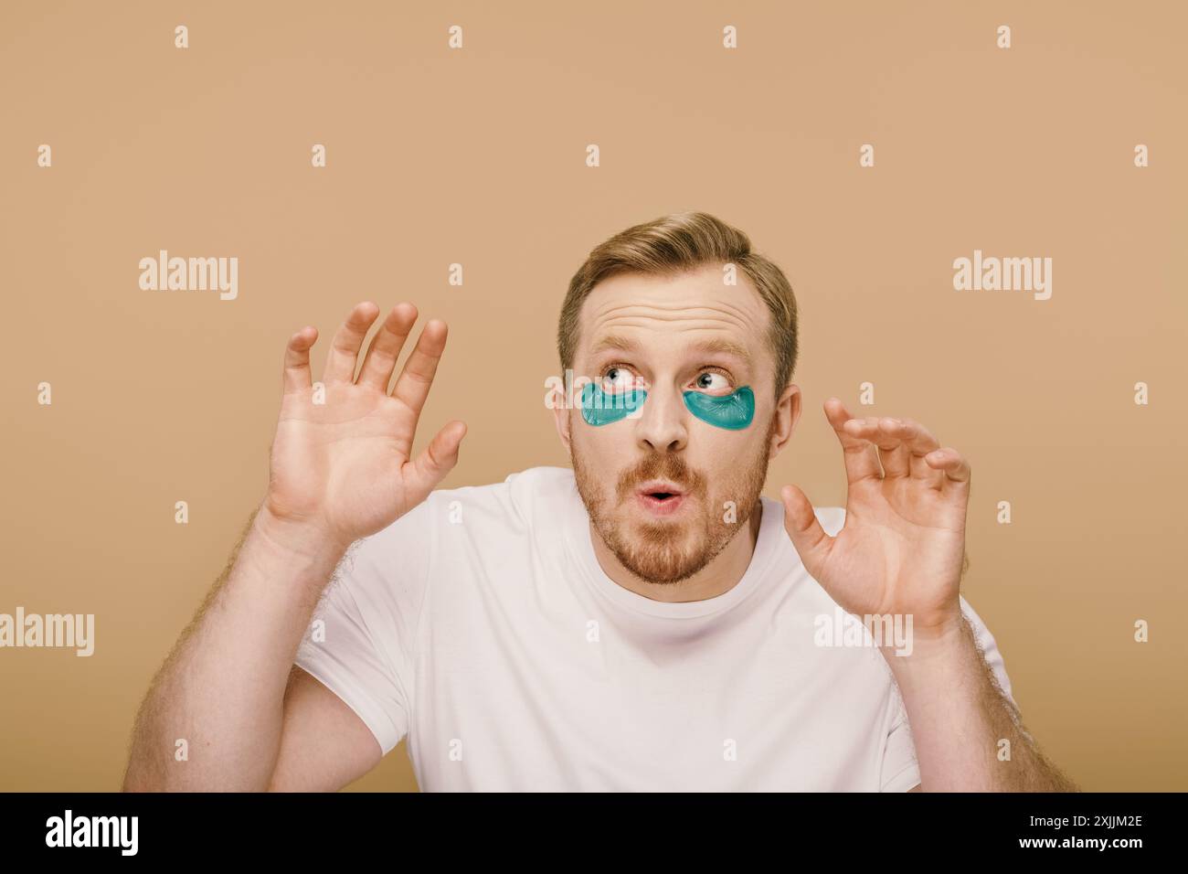 Blue eye patches hi-res stock photography and images - Alamy