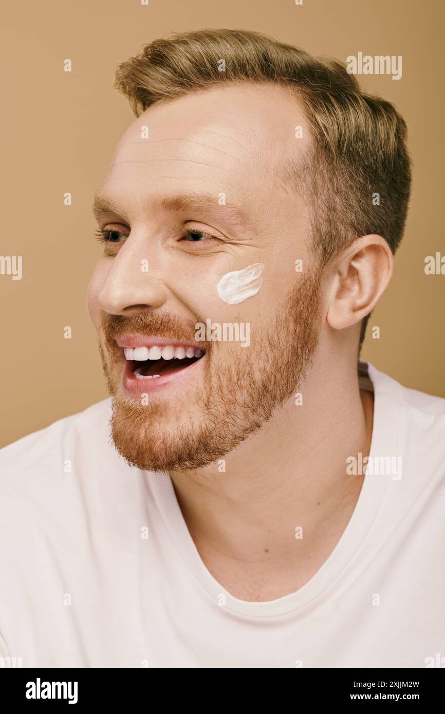 Male masculine face cream hi-res stock photography and images - Alamy