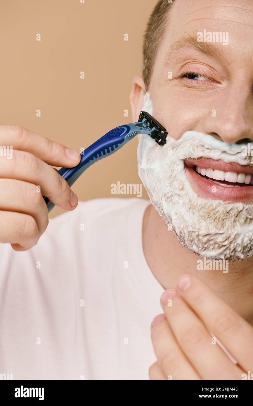 Shaving precision hi-res stock photography and images - Alamy