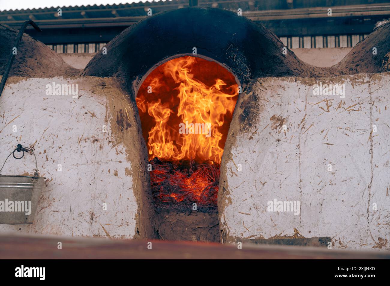 Fire embers in oven hi-res stock photography and images - Alamy