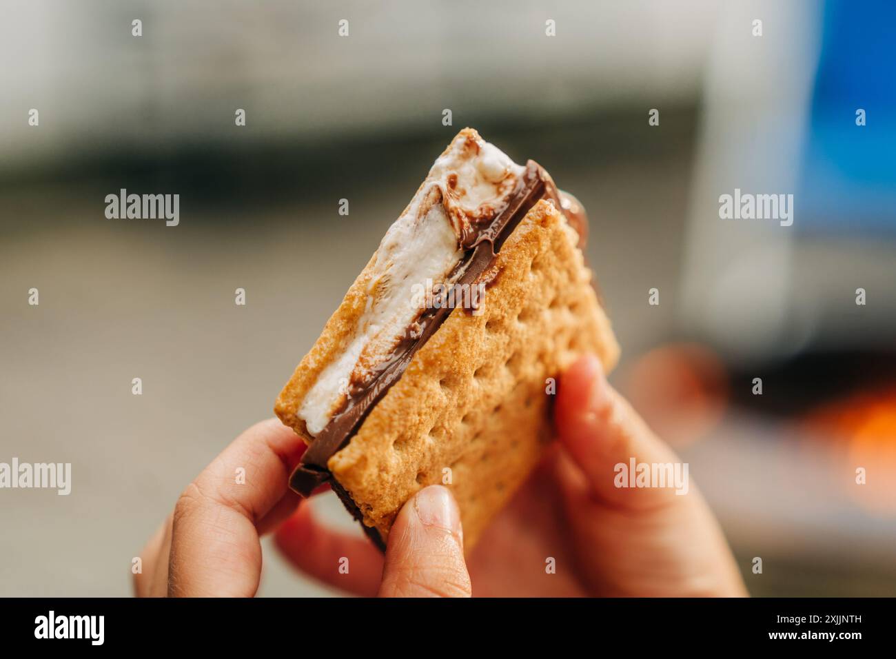 Sweet dessert smore made hi-res stock photography and images - Alamy