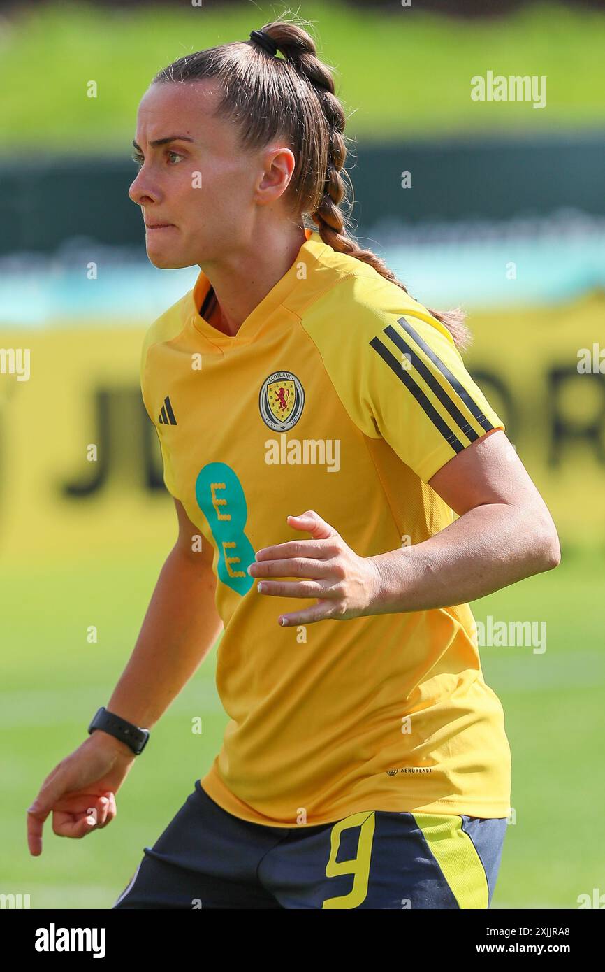 12 april 2005 hi-res stock photography and images - Alamy