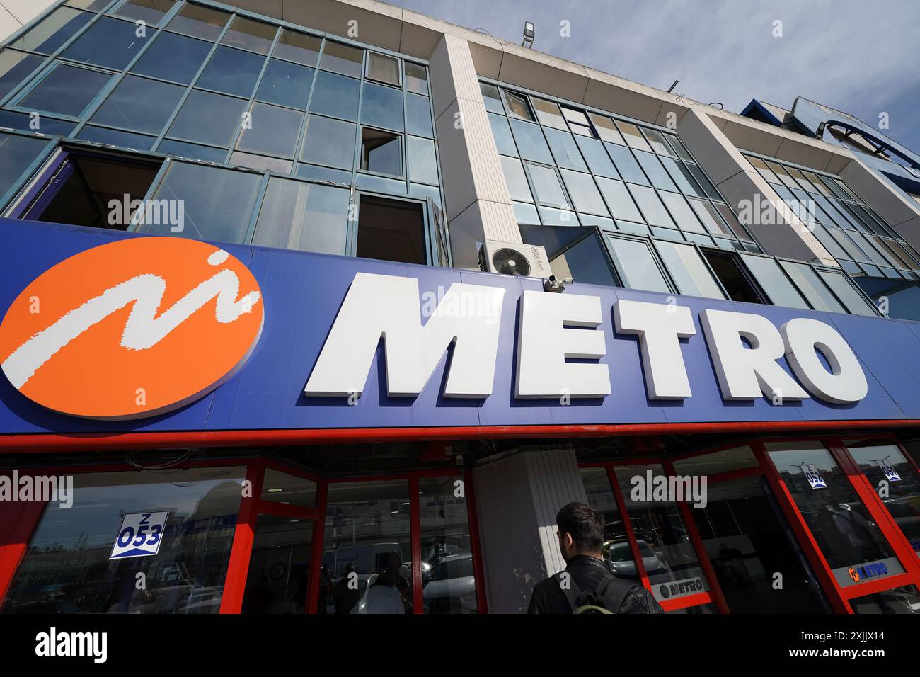 ISTANBUL, TURKIYE - APRIL 06, 2024: Metro Turizm in Esenler Coach ...